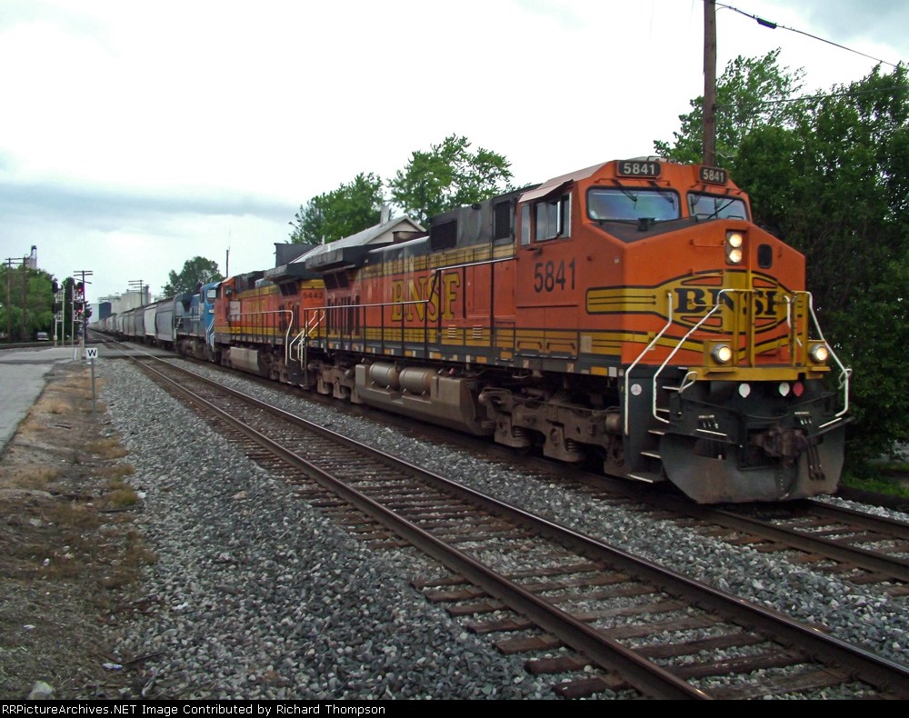 BNSF 5841